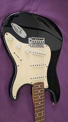 Elekrtična gitara Squier by Fender