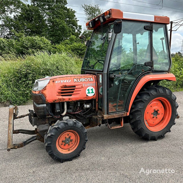 Prodaje se Kubota STV 40 mini traktor na aukciji