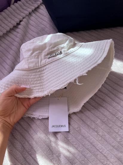 Bucket hat sesir Jacquemus, beli