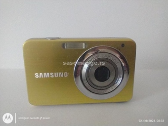 SAMSUNG ST 30 digitalni fotoaparat