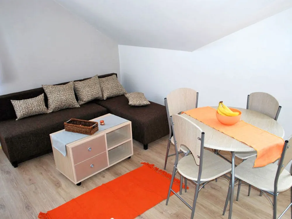 Narandžasti apartman