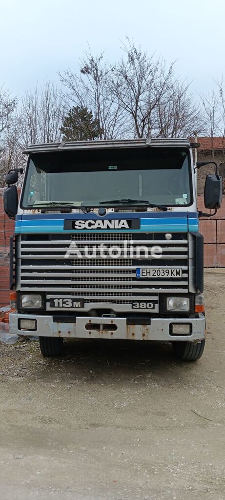 Scania 113 380 kamion s ravnom platformom