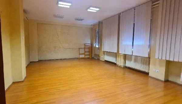 Izdavanje, poslovni prostor, 220m2, Stari grad, Novi Sad