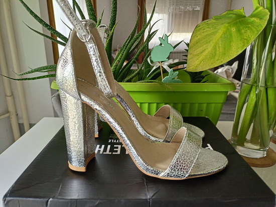 Glamorous srebrne sandale vel.38 NOVO
