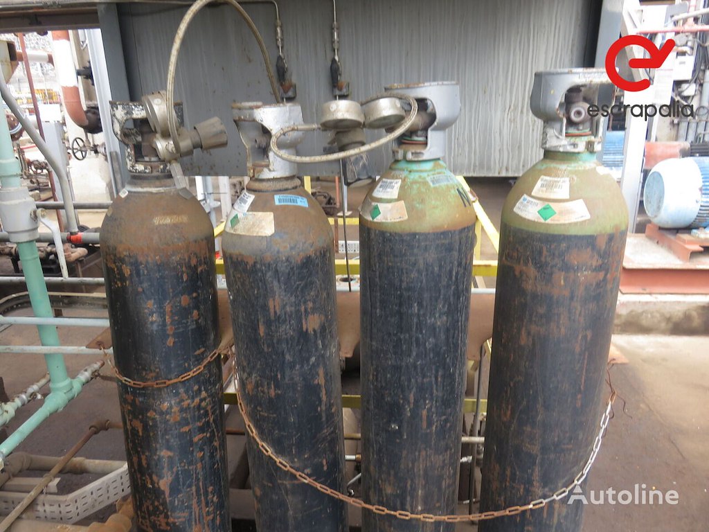 Prodaje se 15 Botellas de gas CO2 + 1 botella de gas C3HF7 cilindrični spremnik na aukciji