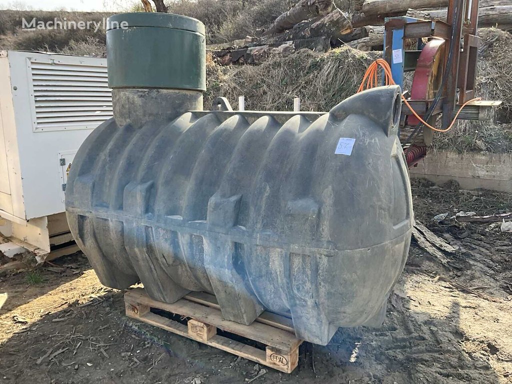 Prodaje se PVC water tank rezervoar za vodu na aukciji