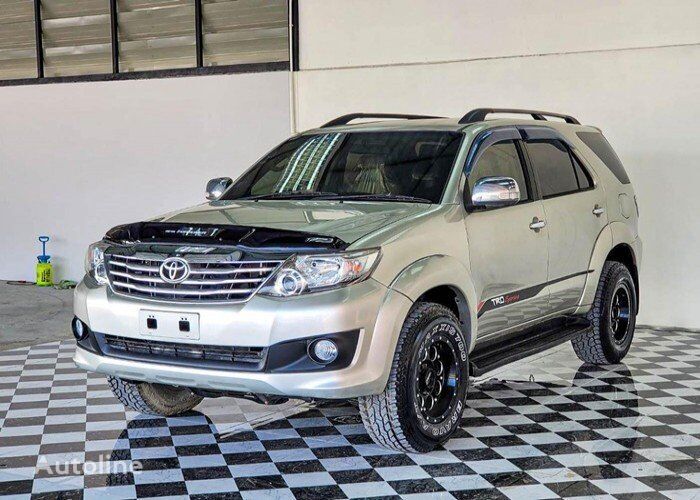 Toyota FORTUNER krosover