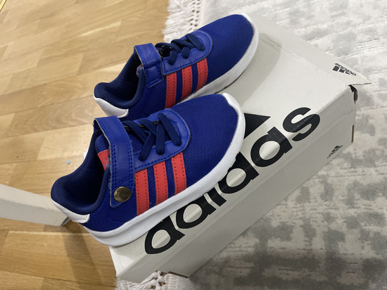 Adidas decije patike za decake