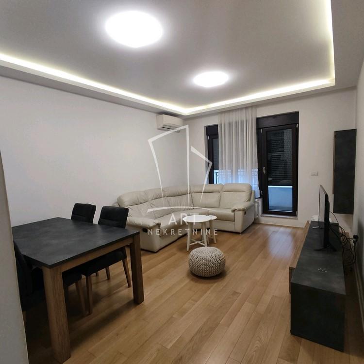 Botanička bašta, sa garažom, 59m2 ID#4024 1.300 €