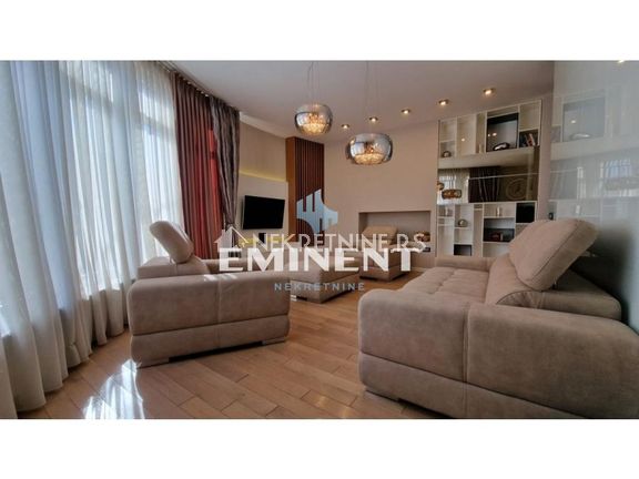 Surčin, Surčin, Šekspirova , Kuća, 345m2, 450000 EUR