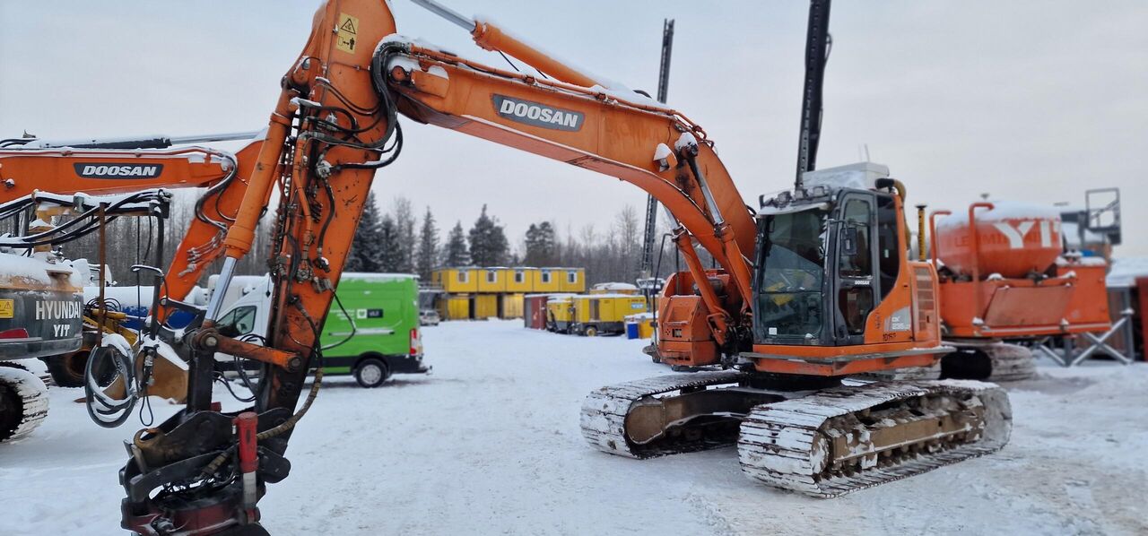 Doosan DX235LCR bager guseničar