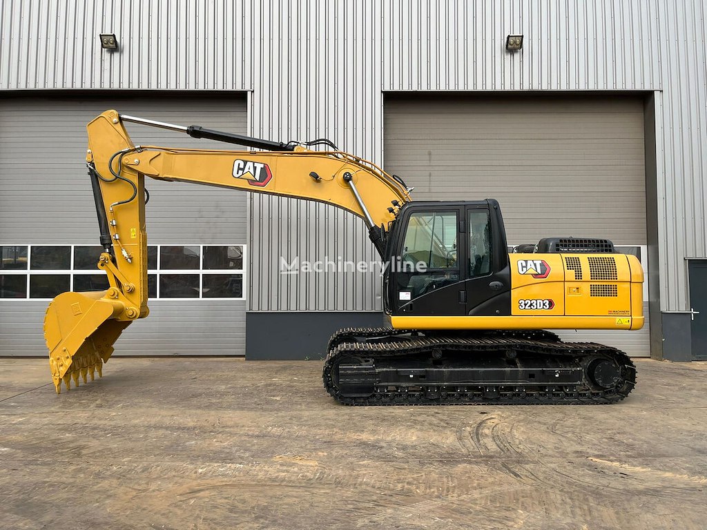 Novi Caterpillar 323D3 bager guseničar