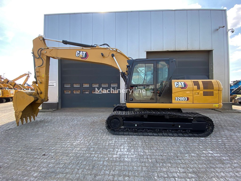 Novi Caterpillar 320D3 - NEW / bucket with teeth / hammerlines bager guseničar