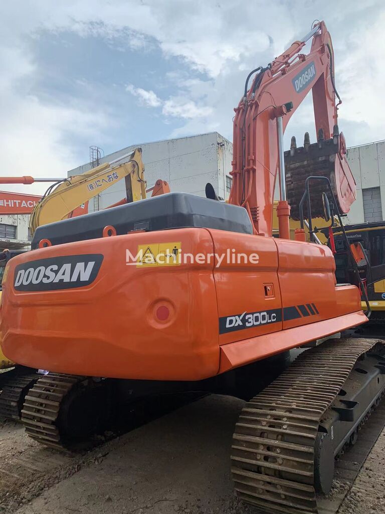 Doosan DX300 bager guseničar