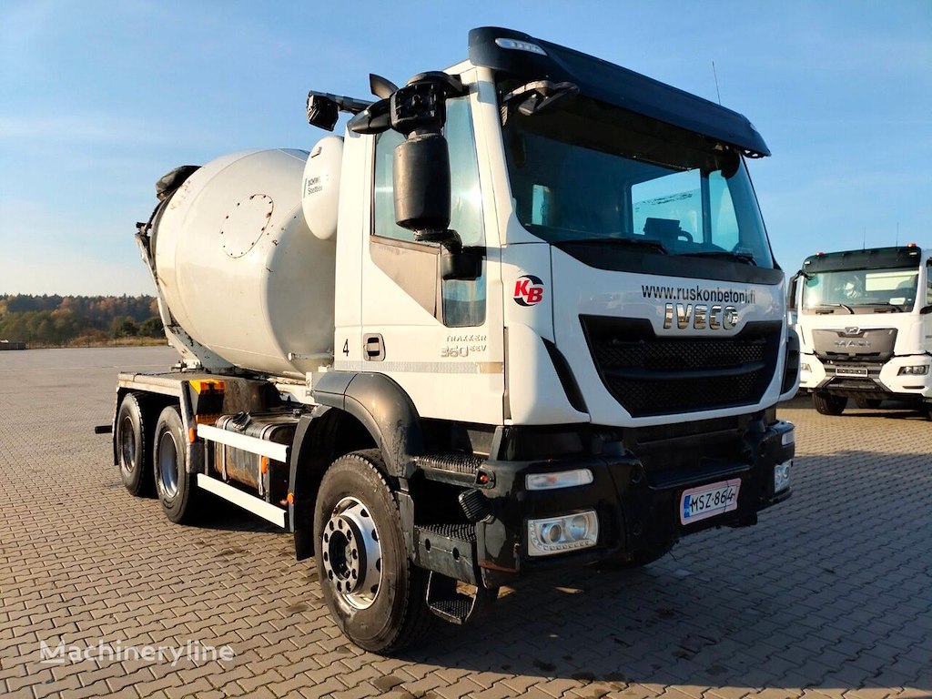 Stetter na šasiji IVECO TRAKKER 360 kamion s mešalicom za beton