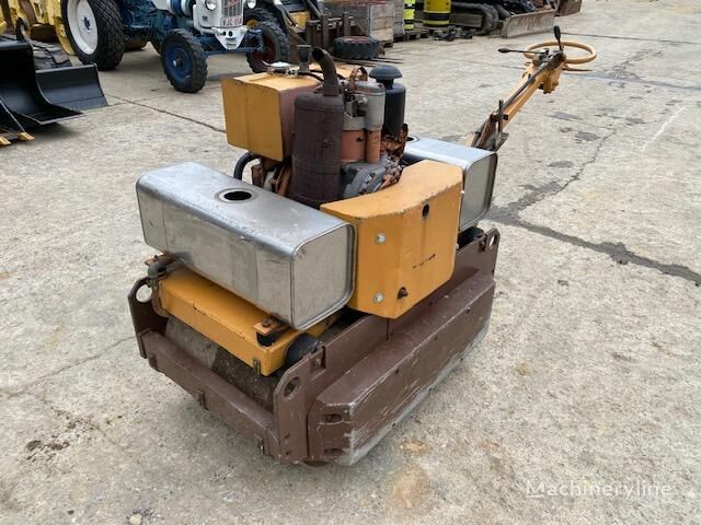 Case Vibromax W 70 mali valjak