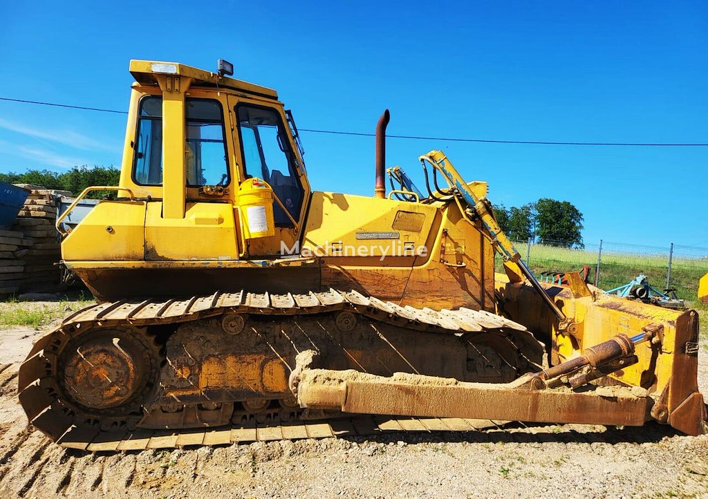 Komatsu D65PX-12 buldožer