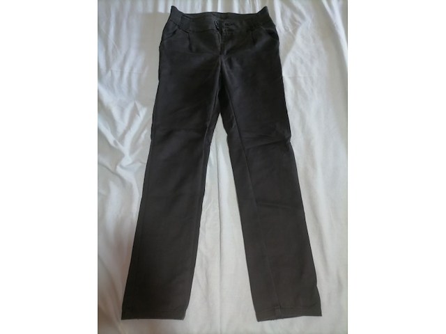 Crne poslovne pantalone M