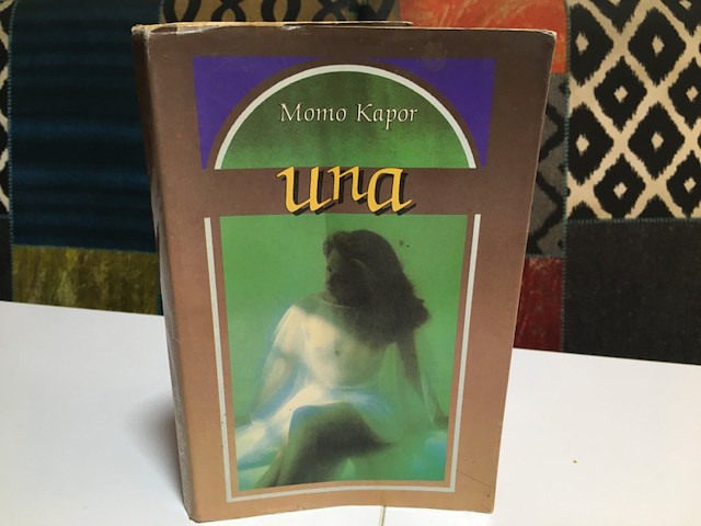 Una  Momo Kapor