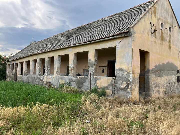 Kuća sa placem, Torak