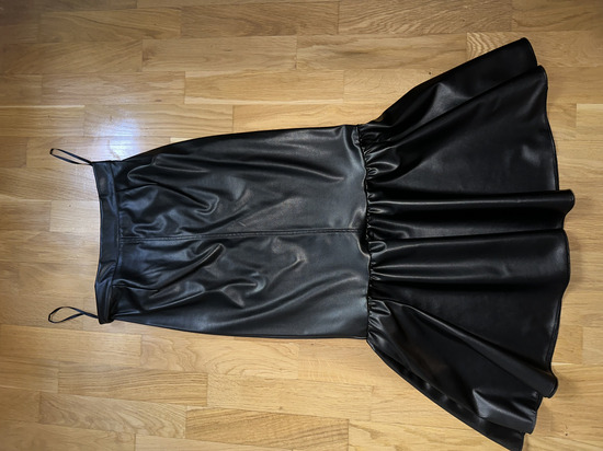 Crna suknja sirena kroja