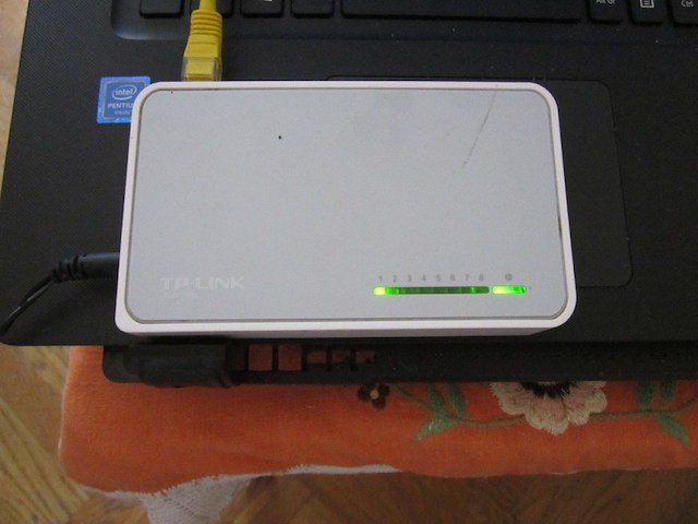 8-mo portni Switch TP-LINK TL-SF1008D