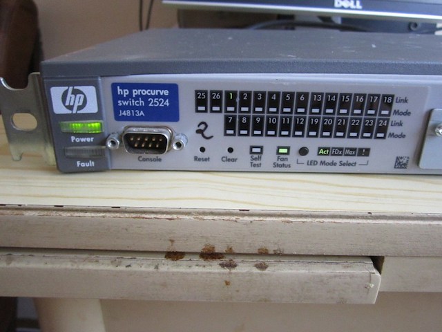 HP Procurve 2524 24 port Switch J4813A