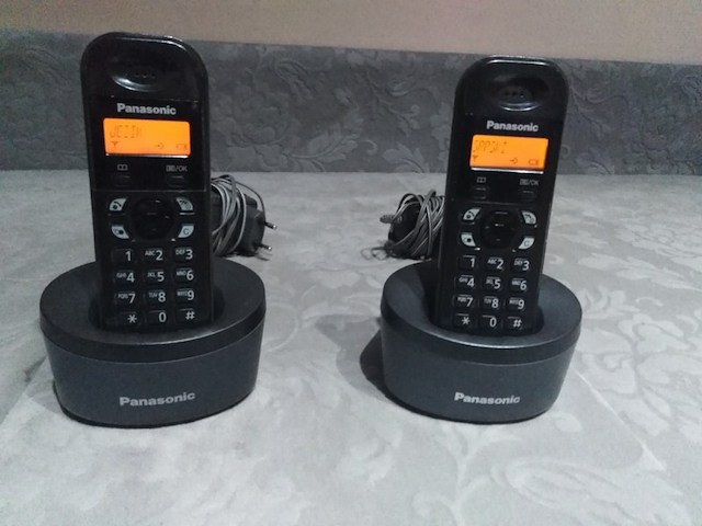 Panasonic bezicni telefon sa 2 slusalice KxTg1311fx.