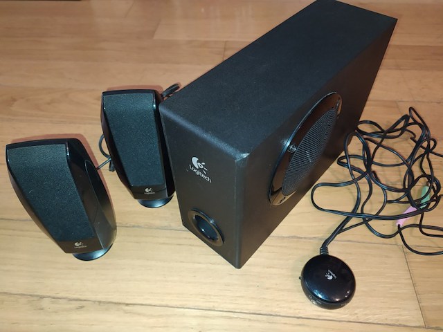 Logitech speaker sistem - pojačalo i zvučnici