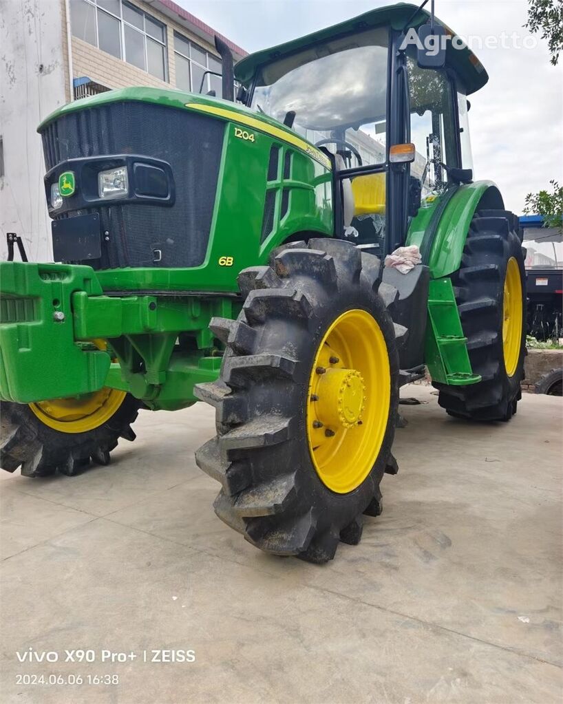 John Deere 6120B traktor točkaš