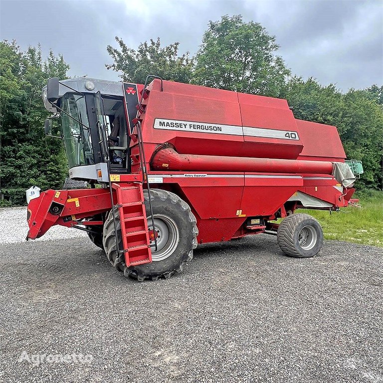 Prodaje se Massey Ferguson MF 40 DV2 kombajn za žito na aukciji