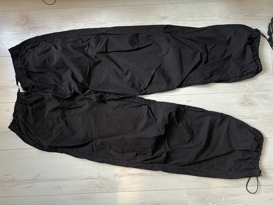 ZARA parachute pantalone