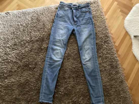 Stradivarius farmerice visok struk br.38