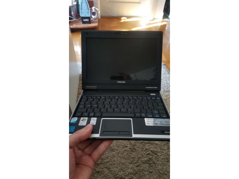 Laptop Toshiba NB100 + TORBA POKLON