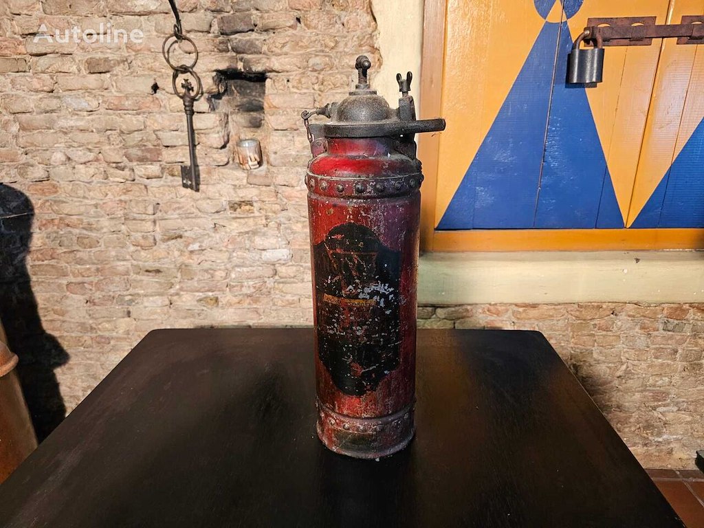 Prodaje se Vintage brandblus apparaat vatrogasnu opremu na aukciji