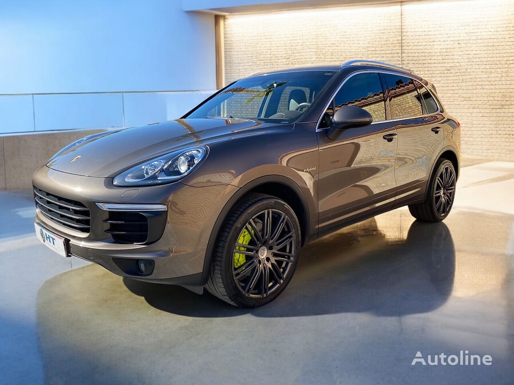 Porsche Cayenne E-Hybrid krosover