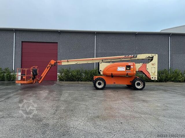 Artikulisan bum lift
JLG 800AJ