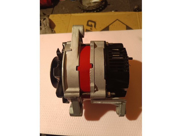 Alternator iskra 14 V 45 A za zastavu 101:,juga 55  rem