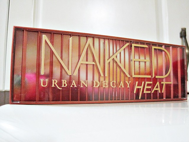 NAKED HEAT EYESHADOW PALETTE