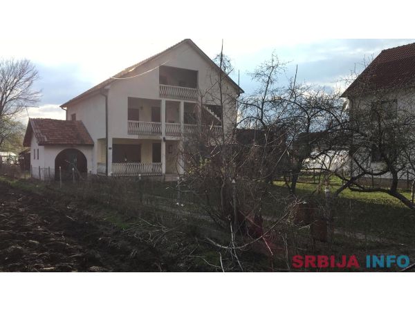 Kuća 220 m2 Kraljevo