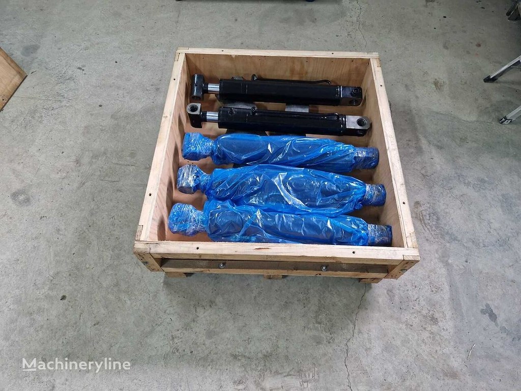 Prodaje se hidraulični cilindar za JCB na aukciji