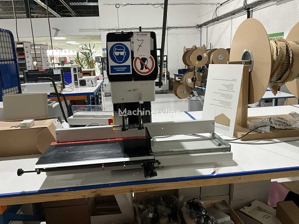 Prodaje se Nagel CITOBORMA 280 mašinu za bušenje papira na aukciji