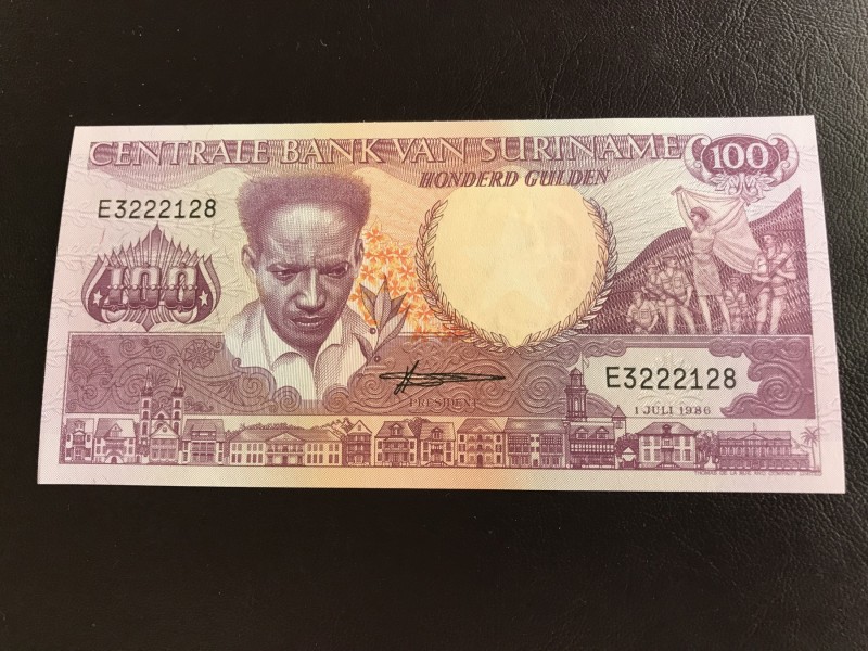 SURINAM 100 GULDENA. UNC.