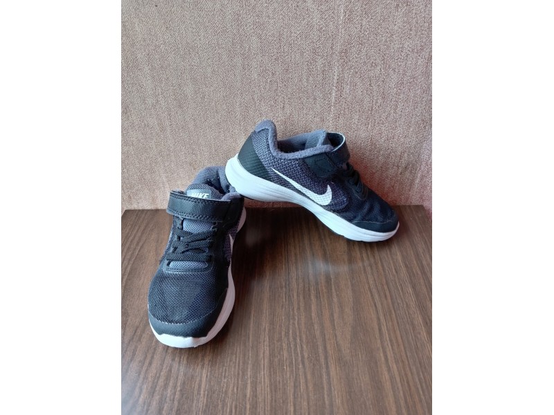 PATIKE "NIKE" br. 27/18cm.