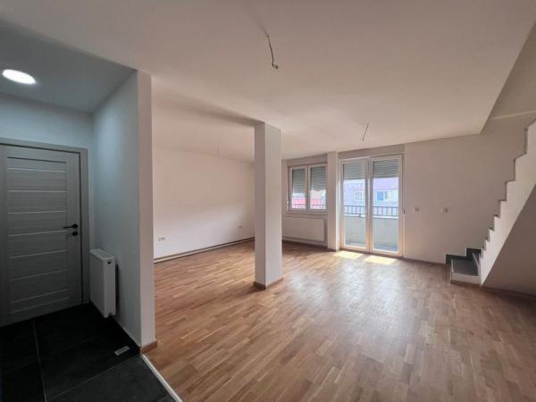 Četvoroiposoban stan na prodaju, 94m2, 195.700€