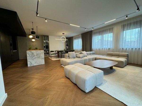 Četvorosoban stan na prodaju, 150m2, 691.850€