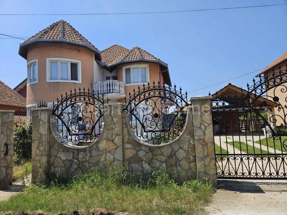 Stanka Tišme I deo, Kuća na prodaju, 276m2, 220.000€