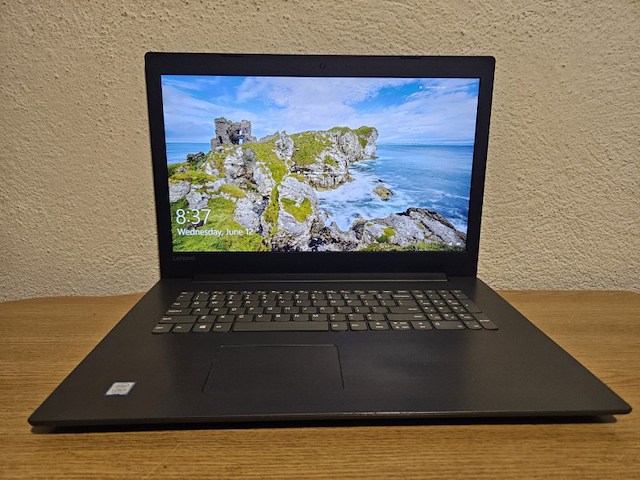 Laptop Lenovo IdeaPad 330-17IKB i5-8250U 8GB 256GB 17.3
