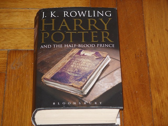 HARRY POTTER AND THE HALF-BLOOD PRINCE - J. K. Rowling