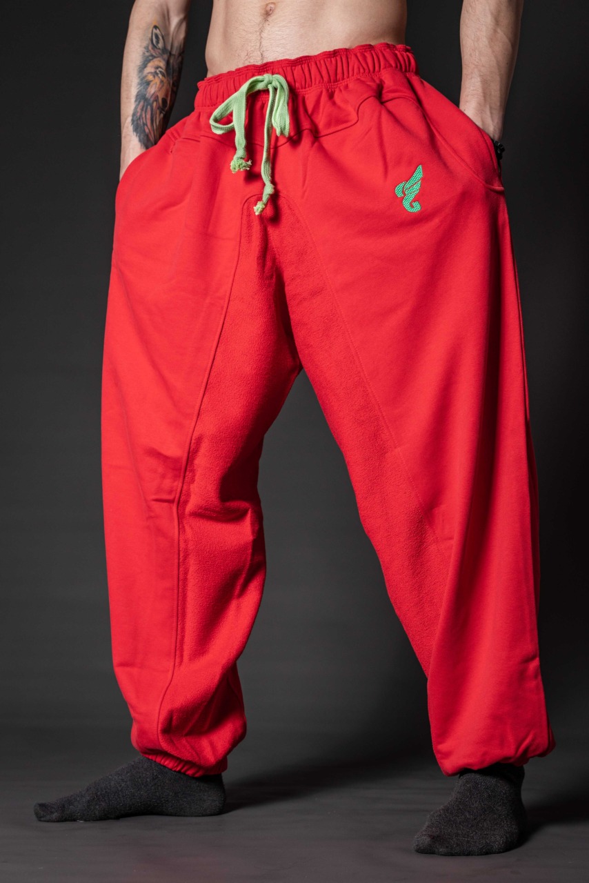 Baggy Motion Pants – Red